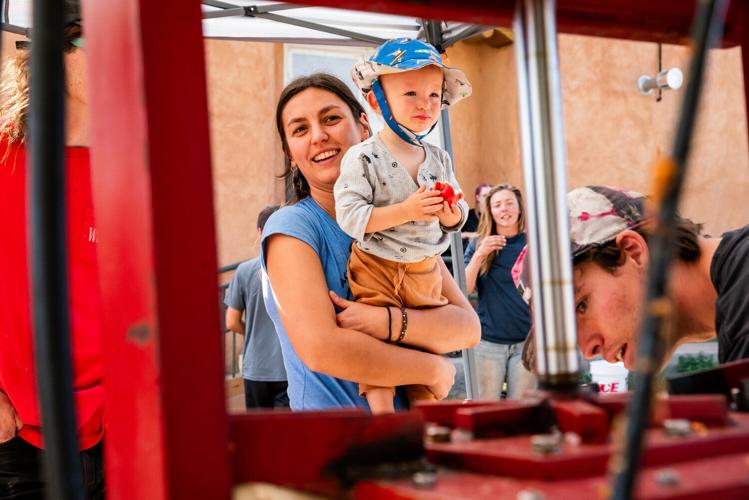 San Cristobal enjoys cider, community at annual apple pressing ...