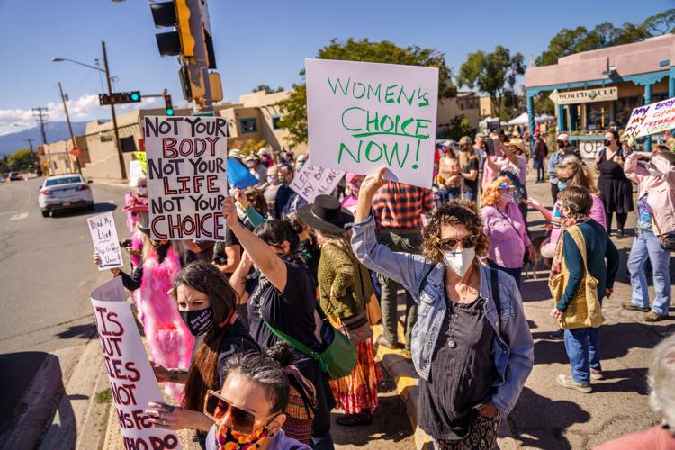 Reproductive rights rally draws crowd | Local News | taosnews.com