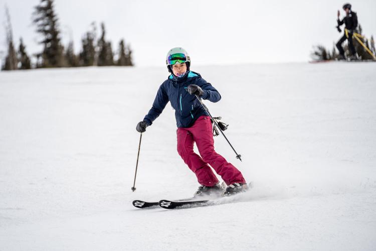 Olympic Gold Medalist teaches class to promote diversity in snow sports ...