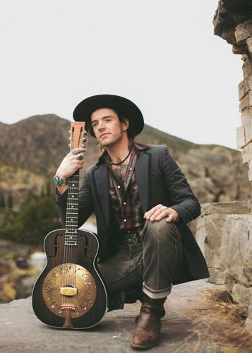 Traveling troubadour Jason Dea West at Mary’s Place | Music | taosnews.com