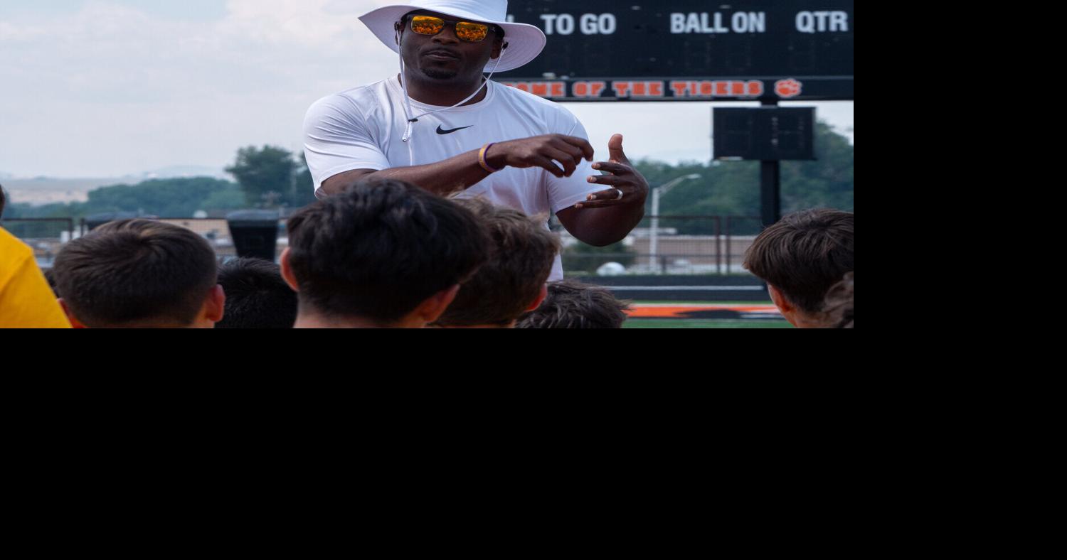 NFL Hall of Famer brings inspiration to Anaya Field | Football ...