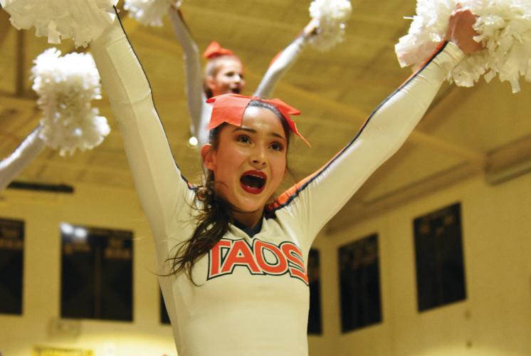 Taos demonstrates adaptability in cheer win | Sports | taosnews.com
