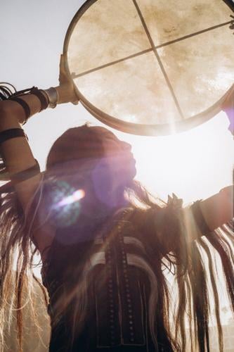 Performer 'Snow Raven' sings the Indigenous wisdom of Arctic Siberia ...