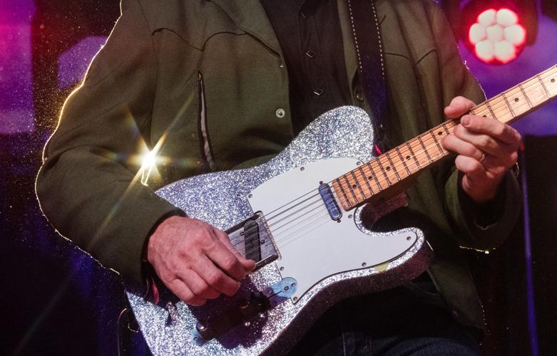 Photo Gallery: Michael Hearne's 2019 Big Barn Dance | Music | taosnews.com