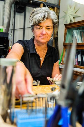 The art of jewelers Gail Golden & David B. Anderson | La Vida ...