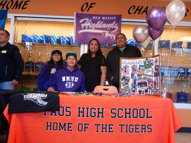 Two Tigers sign to run college cross country | Sports | taosnews.com