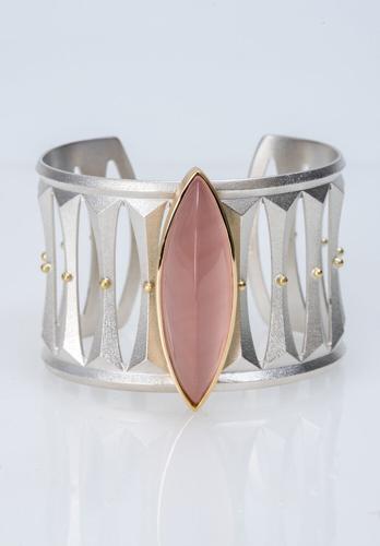 Maria Samora shows at the Smithsonian | Style | taosnews.com