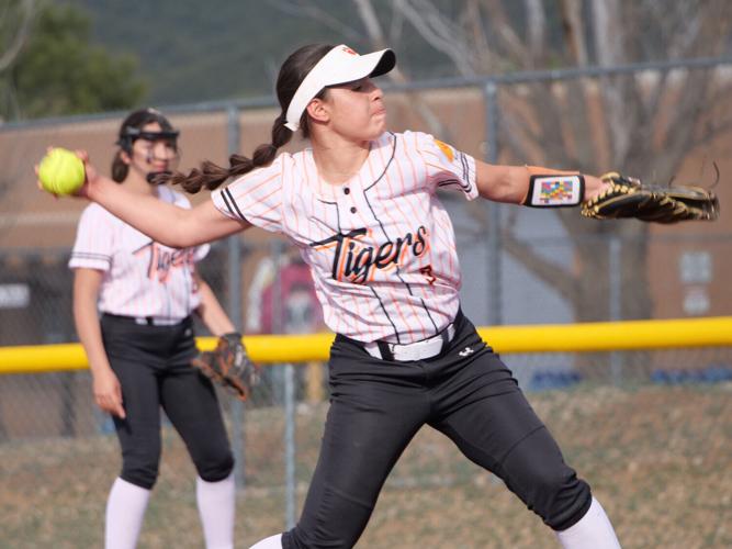 Lady Tigers slay Pojoaque Valley | Sports | taosnews.com