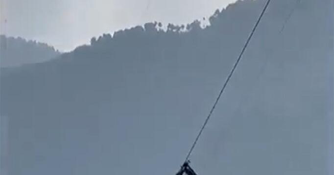 UPDATE: Rescuers save 8 people trapped in cable car dangling above ...
