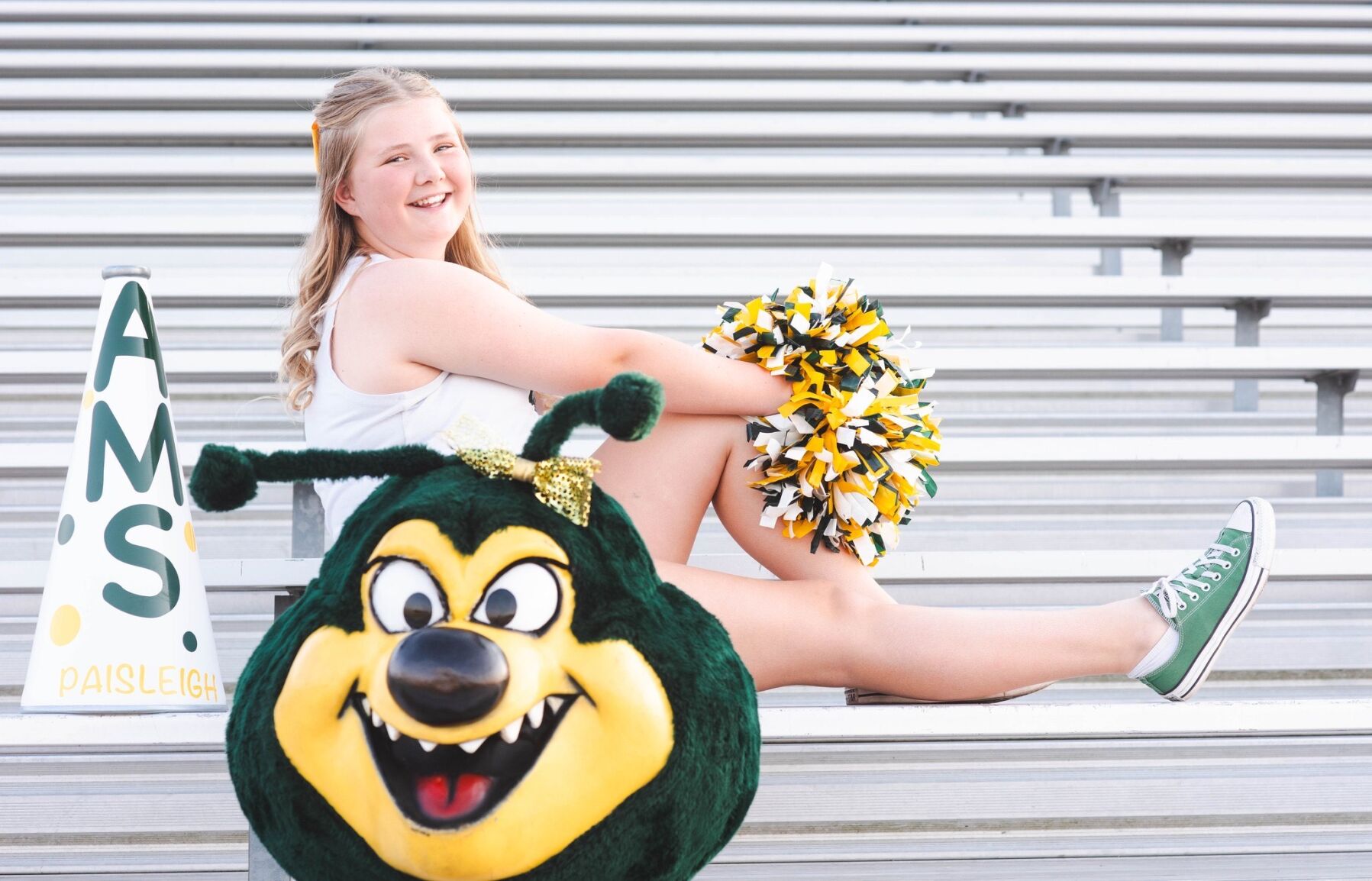 Academy ISD middle school student mascot making bee-line to Citrus Bowl ...