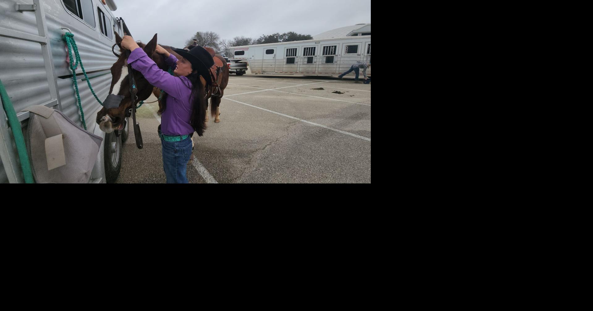 Barrel racers speed up competition at Bell County PRCA Rodeo | News ...