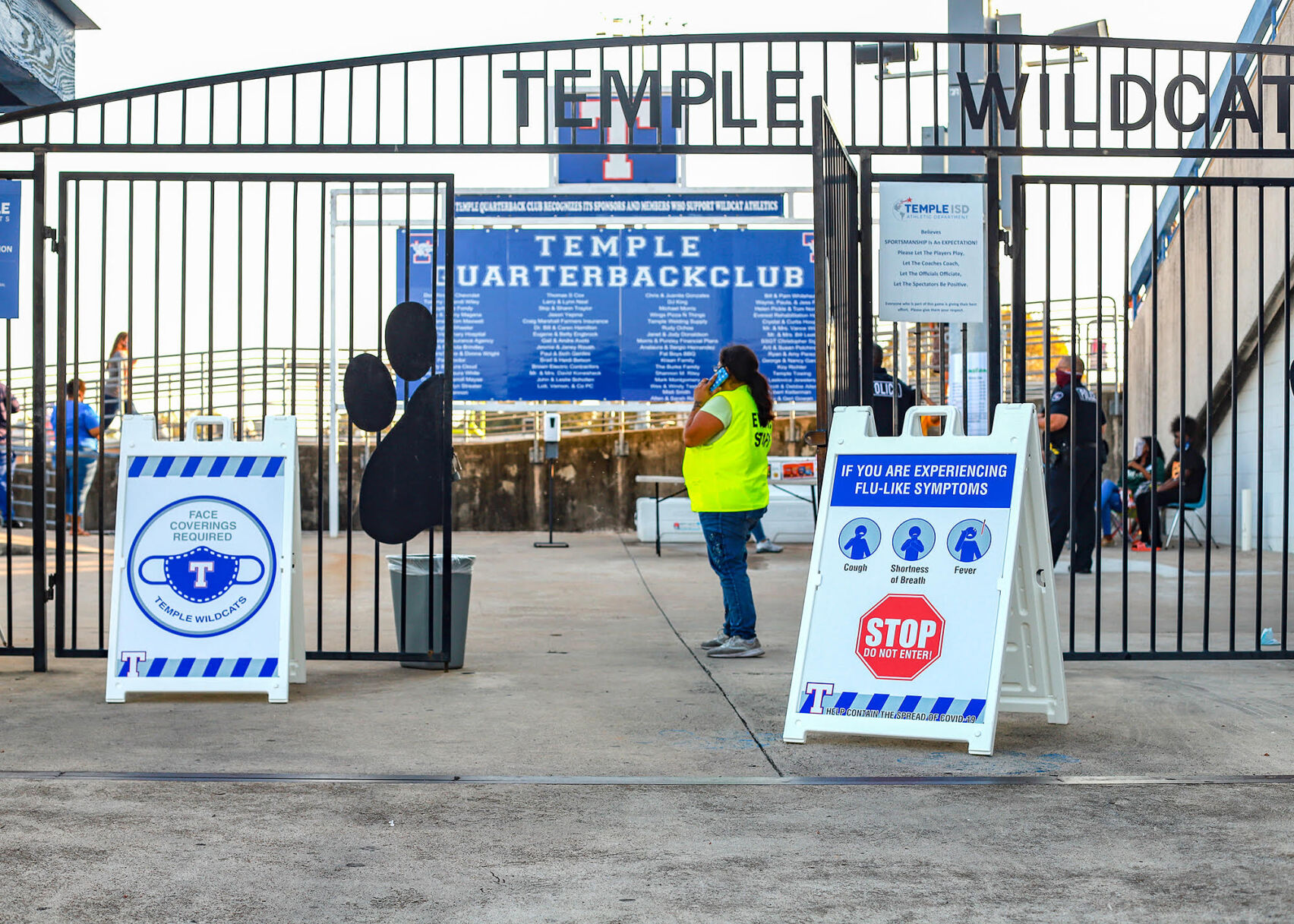 Wild about football: Temple stadium reopens at near 40 percent capacity ...