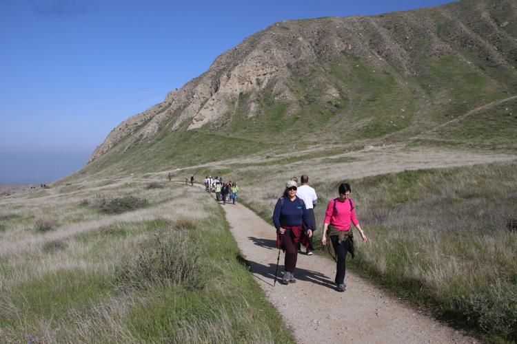 Pen in Hand: Tehachapi archeologist Jack Sprague leads Wind Wolves hike ...