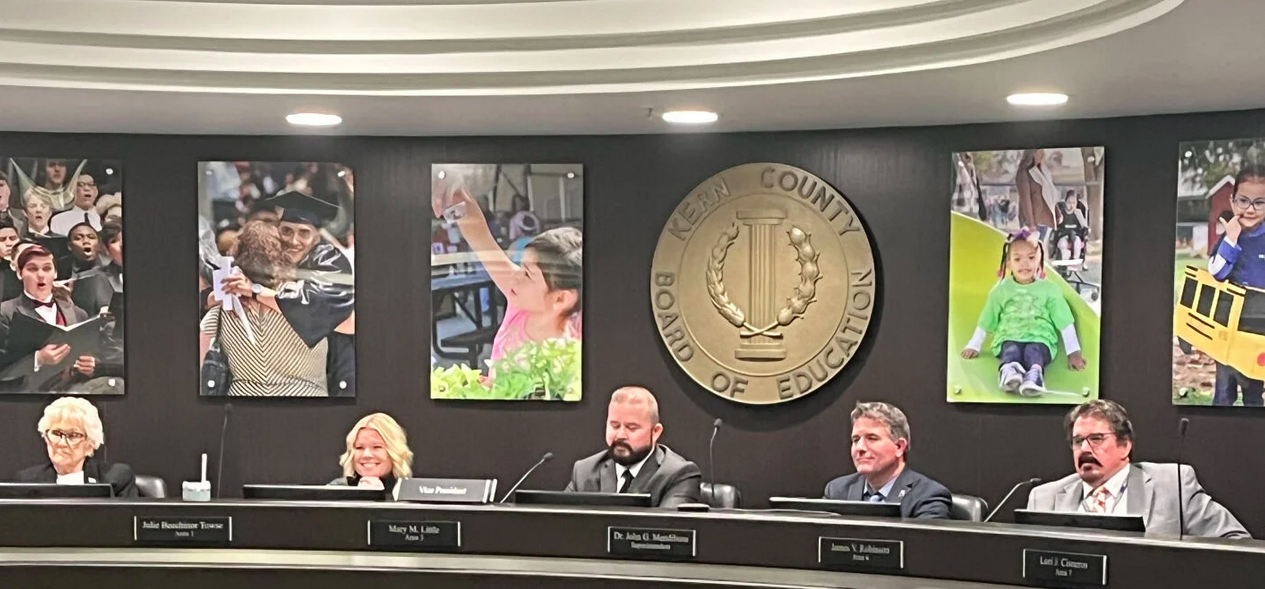 Scores show up to support or oppose Ten Commandments issue, board drops item from agenda | News ...