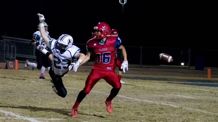 Warriors varsity football rocks East in runaway win | Sports ...