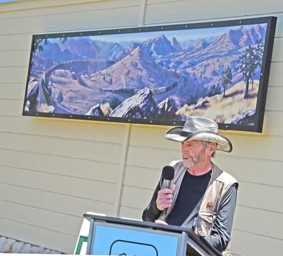 Recreated Tehachapi Loop Railroad Mural unveiled | News | tehachapinews.com