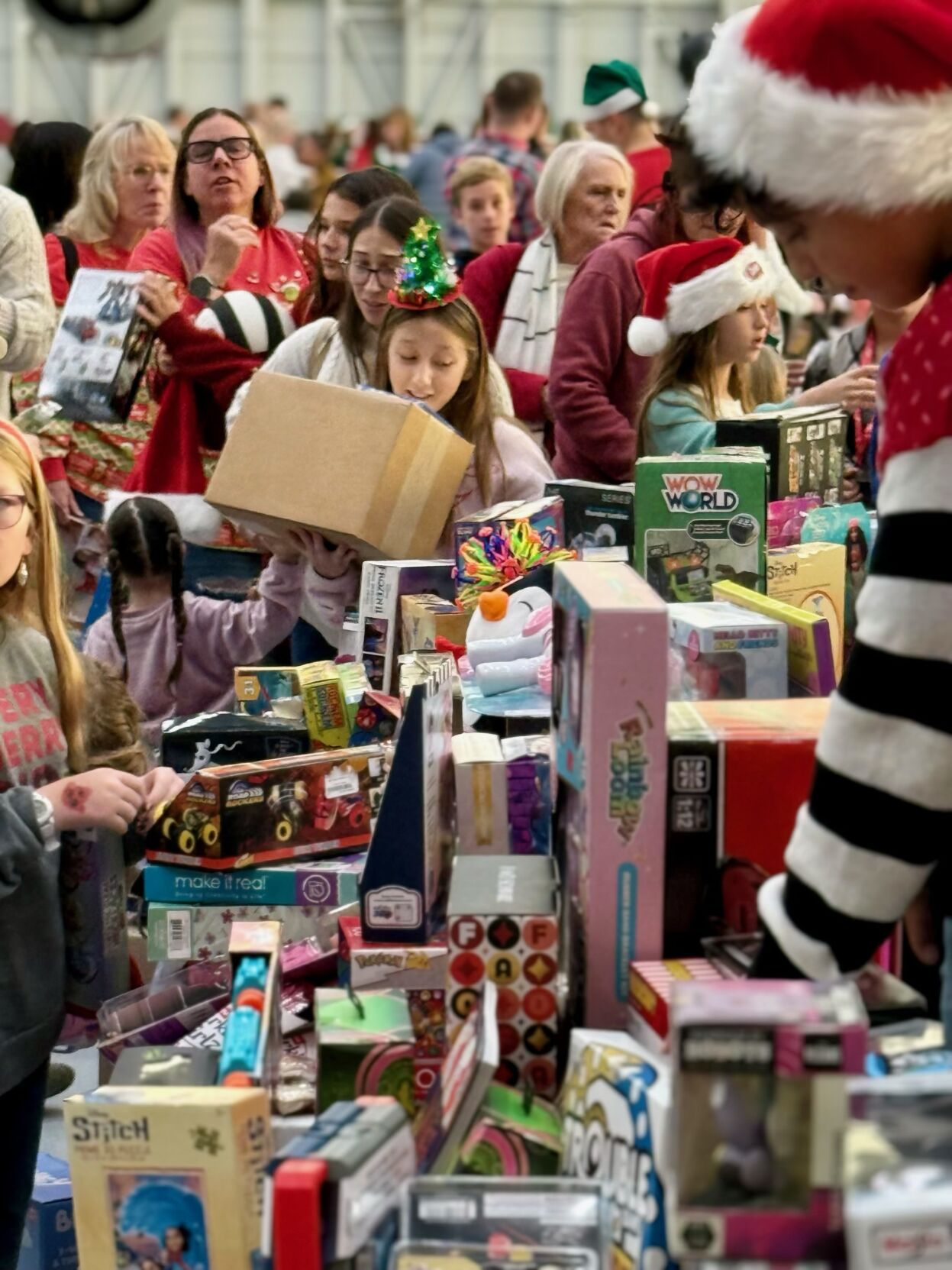 Children and their families attend holiday party at Edwards Air Force ...