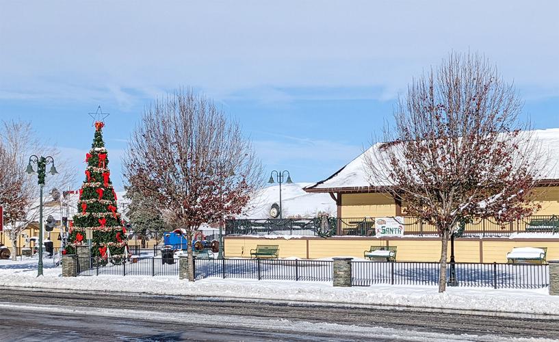 Snow closes roads, schools in Tehachapi | News | tehachapinews.com