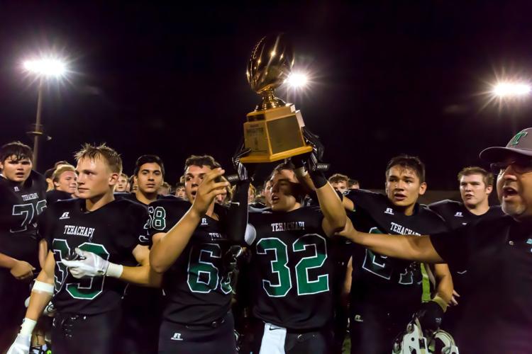Final point pushes Warriors football over Garces Rams in overtime, 28 ...