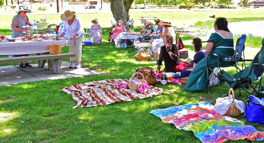 PHOTO GALLERY: A Vintage picnic, tea and dance for a Saturday ...