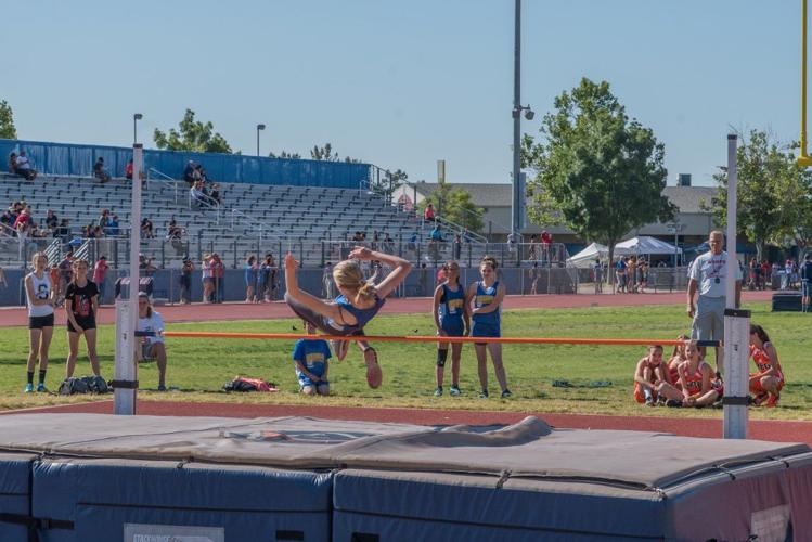 Jacobsen track and field competes at Liberty | Sports | tehachapinews.com