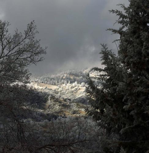 PHOTO GALLERY: A winter storm lingers in Tehachapi | News ...
