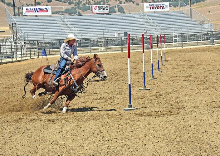 PHOTO GALLERY: Riding, roping and arithmetic | Sports | tehachapinews.com
