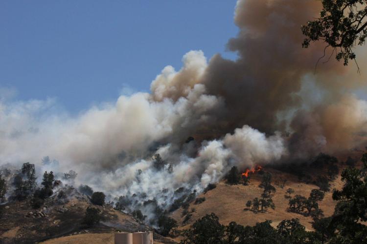Firefighters contain two fires in Tehachapi | News | tehachapinews.com