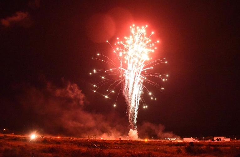 Fireworks pop and Bad Bulls buck, amazing crowd on July 4 | News ...