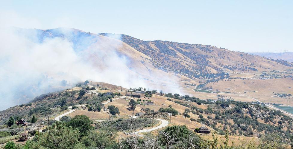 UPDATED: Evacuation orders lifted by KCFD after 2 fires' progress ...