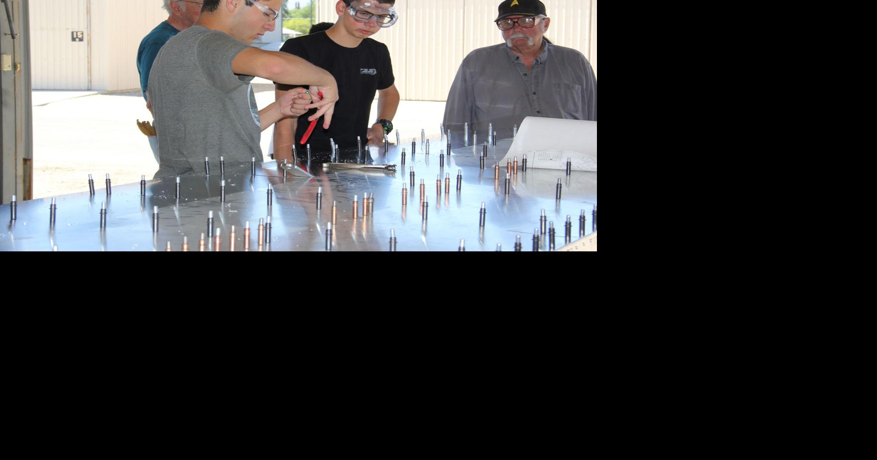 Build a plane workshop at Tehachapi Municipal Airport making progress ...