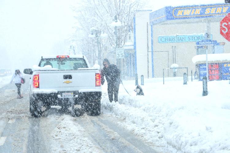 PHOTO GALLERY: Snow creates beauty, problems in greater Tehachapi ...