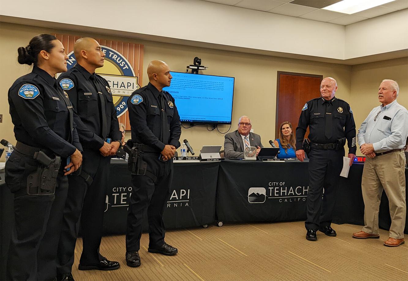 City welcomes 3 new police officers | News | tehachapinews.com