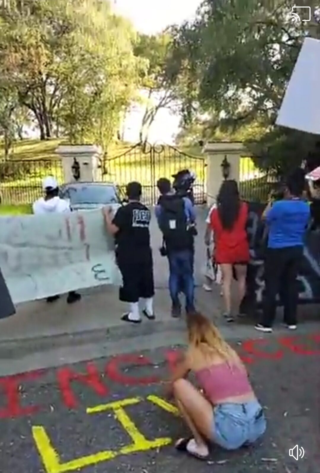 Families of inmates protest coronavirus conditions at Tehachapi prison ...