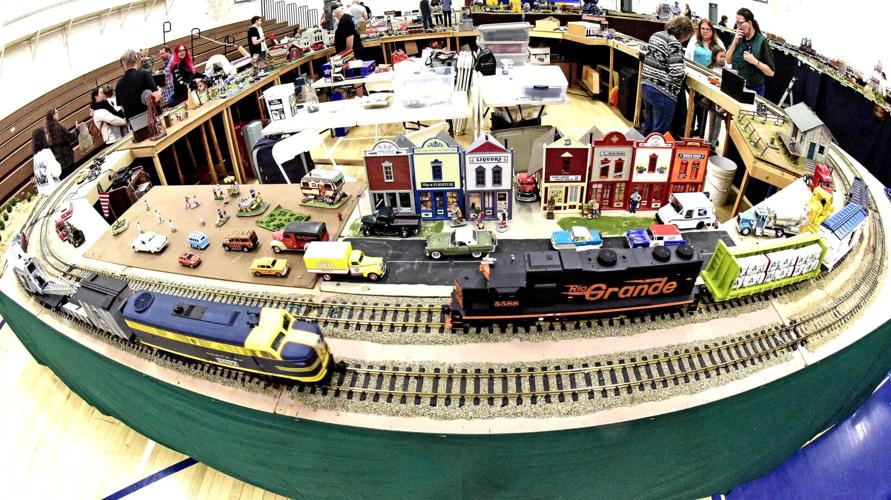 PHOTO GALLERY: Tehachapi Loop Railroad Club hosts spring show ...