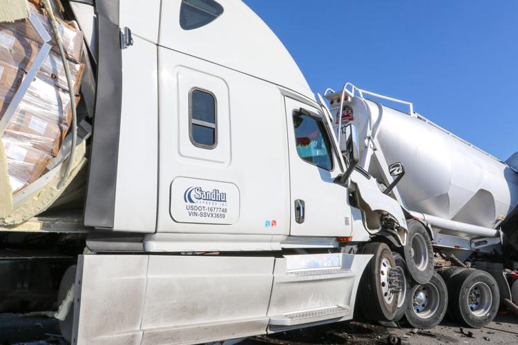 43-vehicle pileup snarls traffic on Highway 58 between Bakersfield and ...
