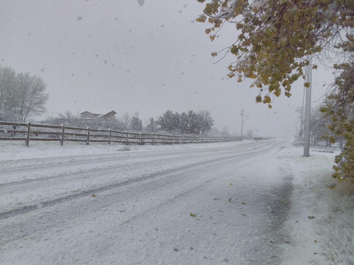 Tehachapi sees its first snow of the season | News | tehachapinews.com