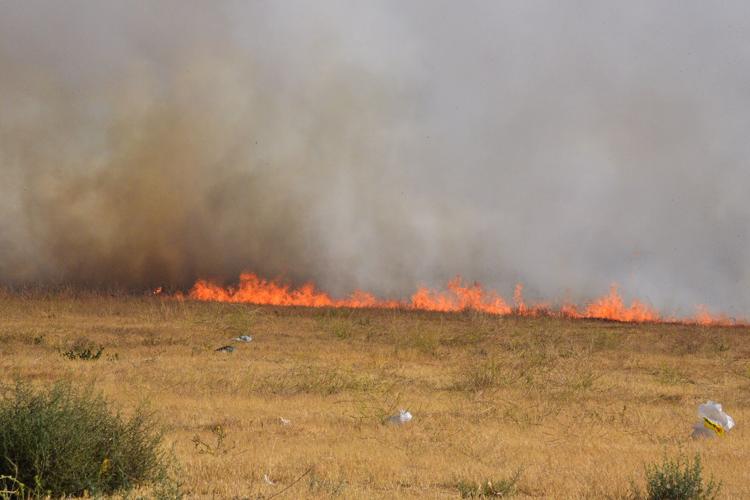 Crews knock down fire that shuts Highway 58 near Tehachapi | News ...