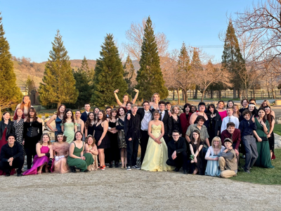 Valley Oaks holds Roaring '20s prom | Lifestyle | tehachapinews.com
