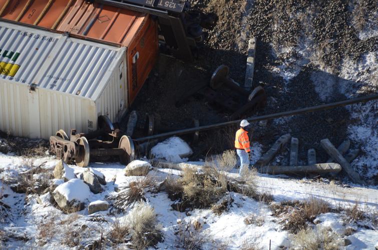 Freight train derails west of Tehachapi | News | tehachapinews.com