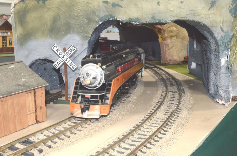 PHOTO GALLERY: All aboard the Tehachapi Loop Railroad Club model train ...