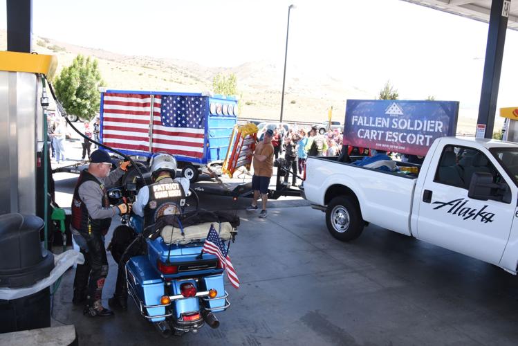 Fallen Soldier Cart receives patriotic greeting | News | tehachapinews.com