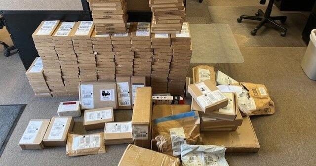 KCSO seizes 189 unopened Apple iPhone boxes, arrests 4 | News ...