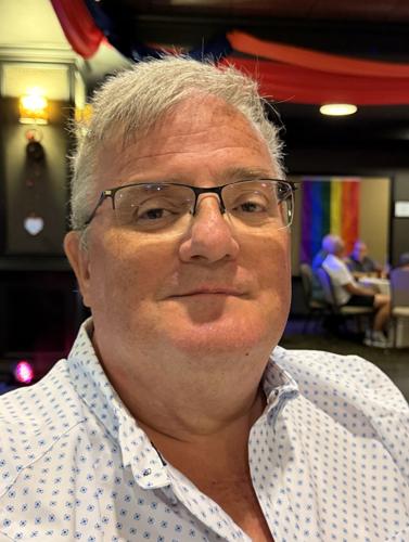 Dubuque event celebrates longtime LGBTQ+ advocate, his former bar | Tri ...