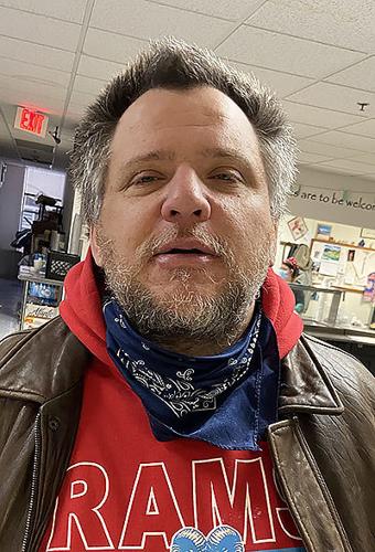 Volunteer chef spreads Christmas blessings at Dubuque Rescue Mission ...