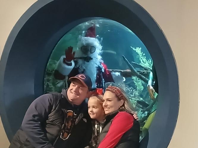 Scuba Santa returns for annual dive with fishes at river museum | Tri ...