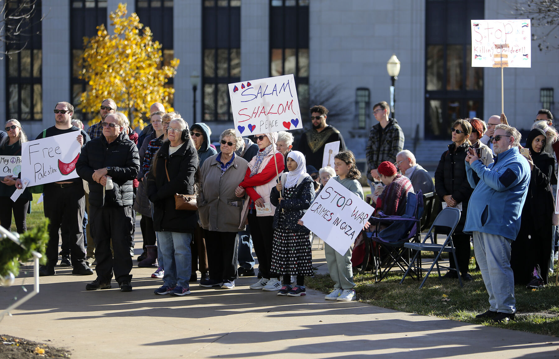 Dubuque peace march calls for ceasefire in Israel-Hamas war | Tri-state ...