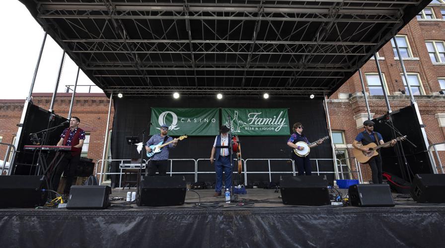 Jigs, leprechauns and a whole lot of green: Irish Hooley brings a ...