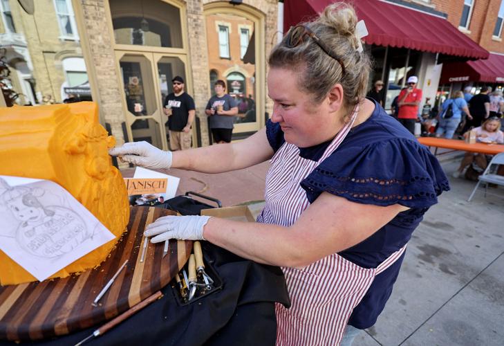 Vendors, crowds have dairy good time at Shullsburg Cheesefest | Tri ...