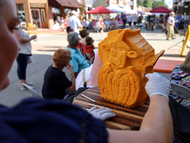 Vendors, crowds have dairy good time at Shullsburg Cheesefest | Tri ...
